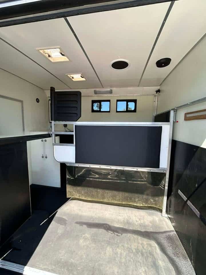 2020 Equitrek Victory 5 – 2 Horse Truck – Horse Trucks – Emma's Website